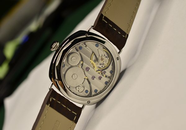 Timekeeping Demystified: Understanding Quartz & Automatic Watches and ...