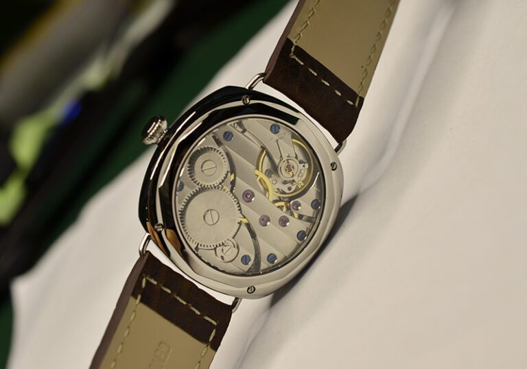 Timekeeping Demystified: Understanding Quartz & Automatic Watches and ...